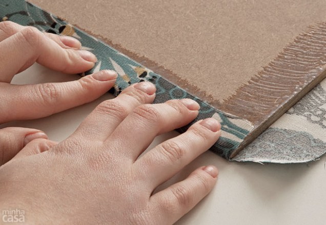Aprenda a fazer seu próprio painel de tecido | CASA.COM.BR Aprenda a fazer seu próprio painel de tecido | CASA.COM.BR