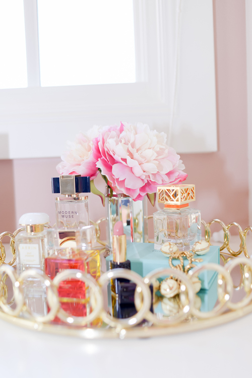 5 ideias criativas para organizar os seus perfumes | CASA.COM.BR