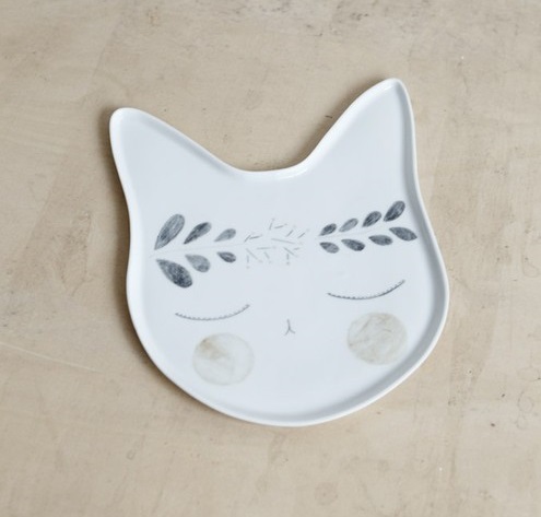 Um prato super fofo em formato de gato | CASA.COM.BR